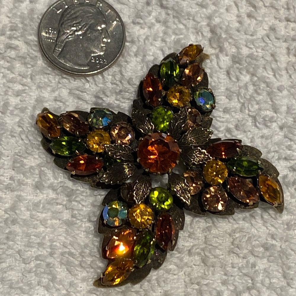 Signed Regency Vintage Brooch - Gem